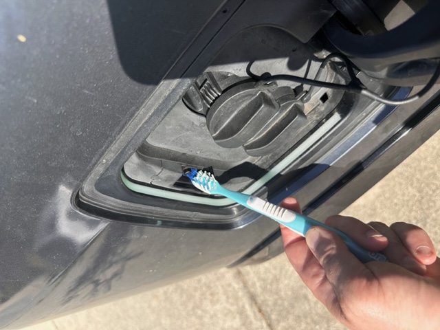 Charging Port Cover Sticking | BMW i3 Forum